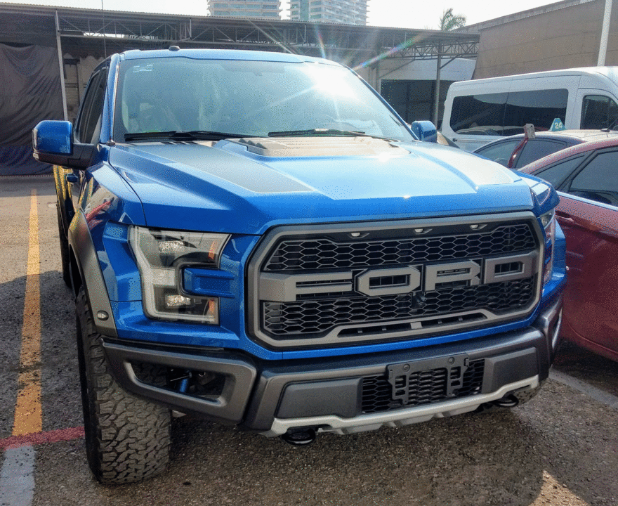 Mano a Mano - FORD LOBO RAPTOR 2018 4X4 CREW CAB NUEVA