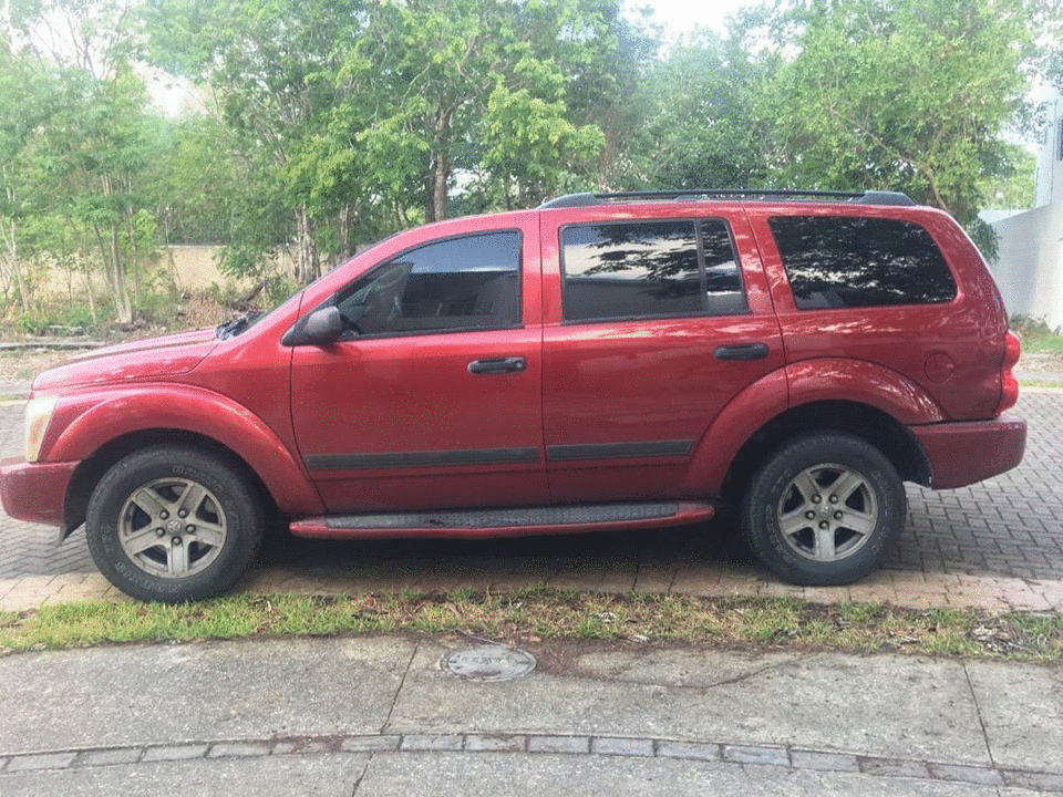Mano a Mano - DODGE DURANGO 2006 ROJA EN PERFECTAS CONDICIONES
